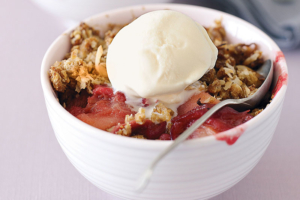 10 Winter Warming and Delicious Fruit Crumble Dessert Recipes | Mum Central